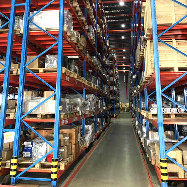 Adjustable Very Narrow Pallet Racking with VNA Forklift for Storage ...
